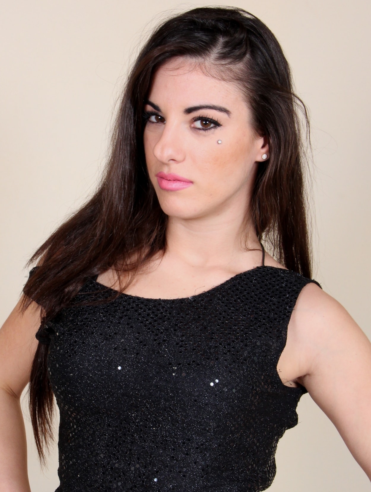 Red Polish Feet - Bianca - Splendid models with red painted toenails